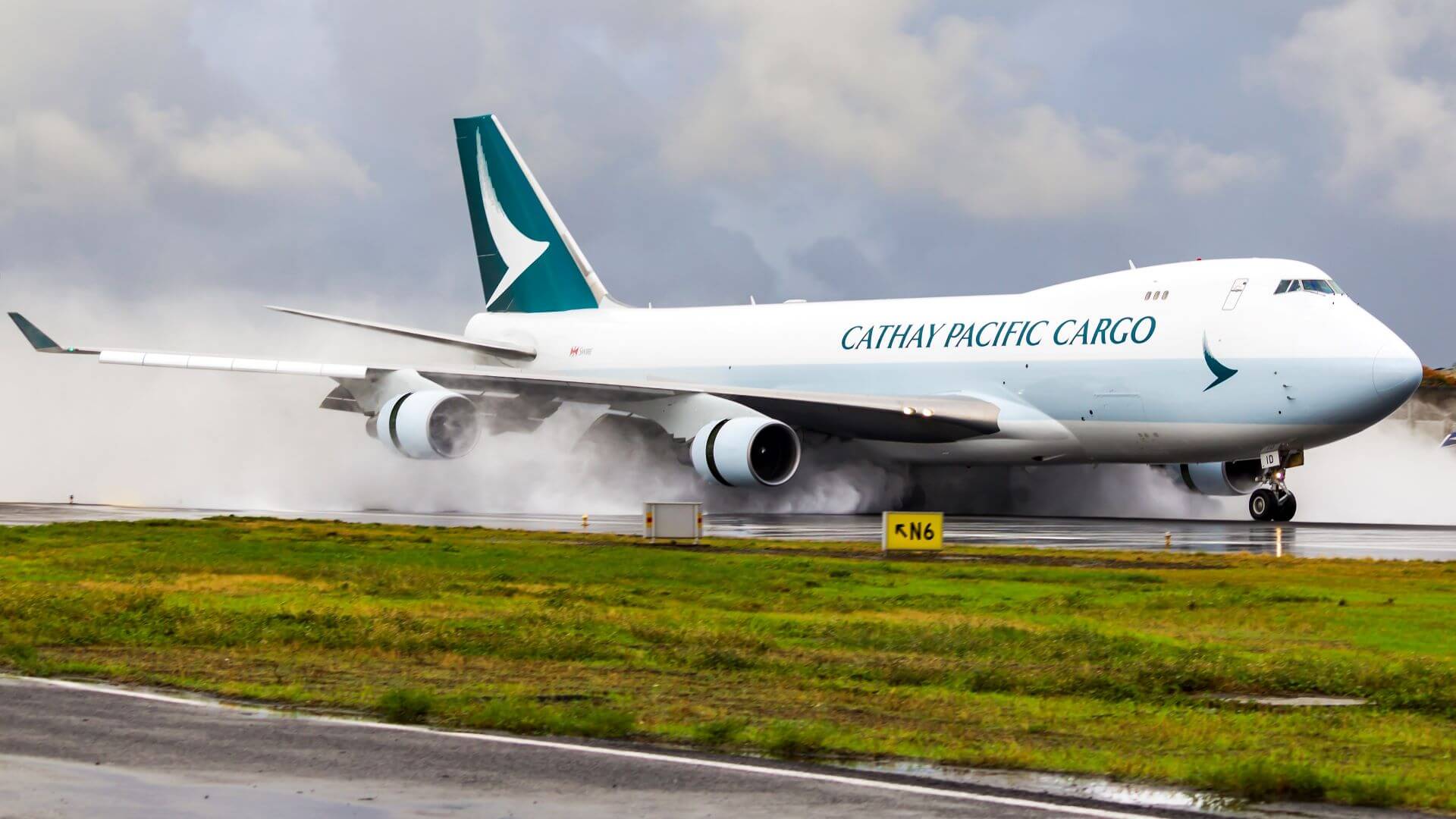 Cathay Pacific Is in Talks With Boeing and Airbus for Next-Generation ...